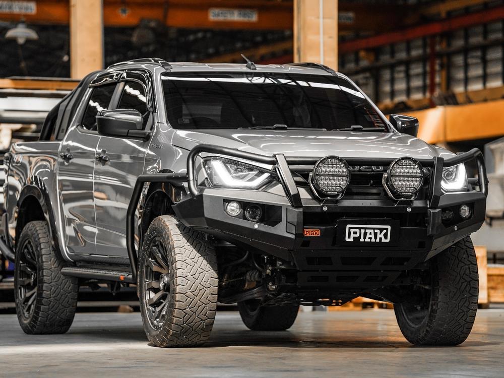 PIAK Elite 3-Loop Bull Bar for Isuzu D-Max 2020 on | Black Recovery ...